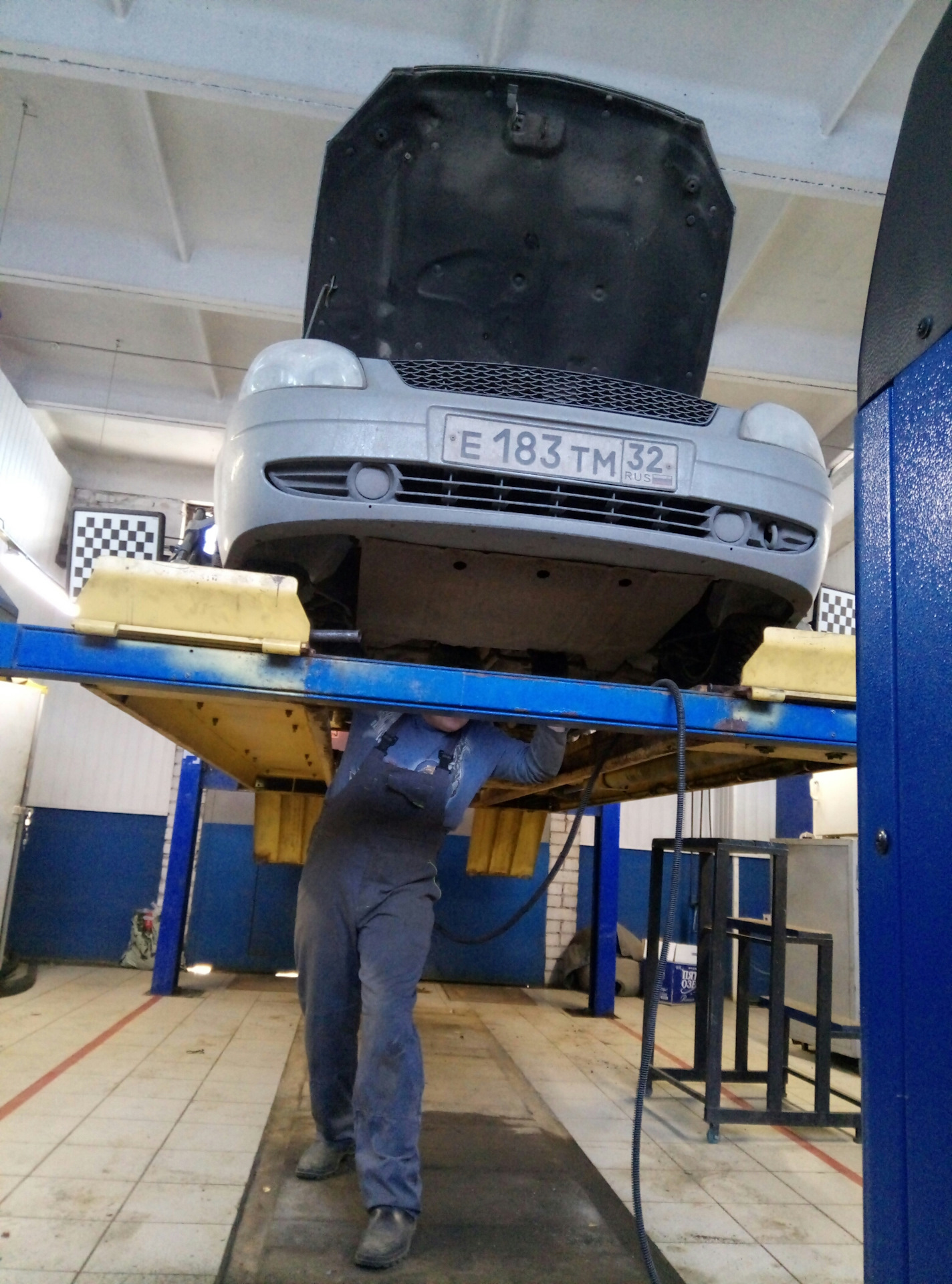 -70. перетонировка.новые задние амортизаторы. — Lada Приора седан, 1,6 ...