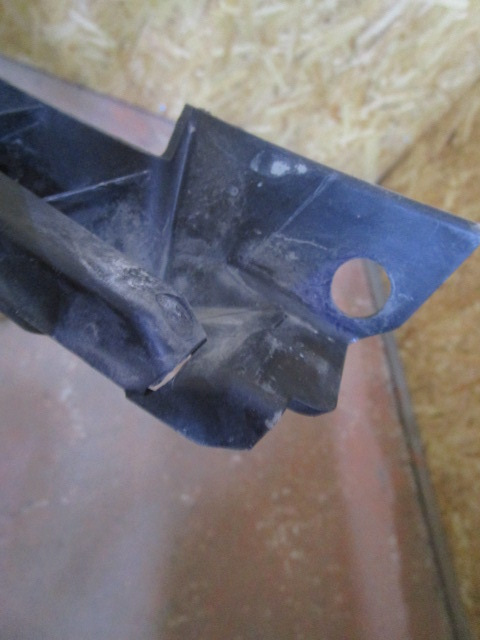 Направляющая переднего бампера левая Skoda Octavia (A5 1Z-) 2004-2013.Оригинальный номер ...