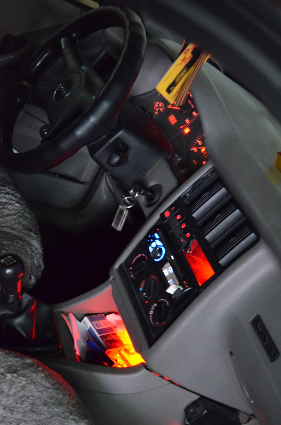 Подсветка карманов. — Audi 80 (B4), 2 л, 1992 года | электроника | DRIVE2
