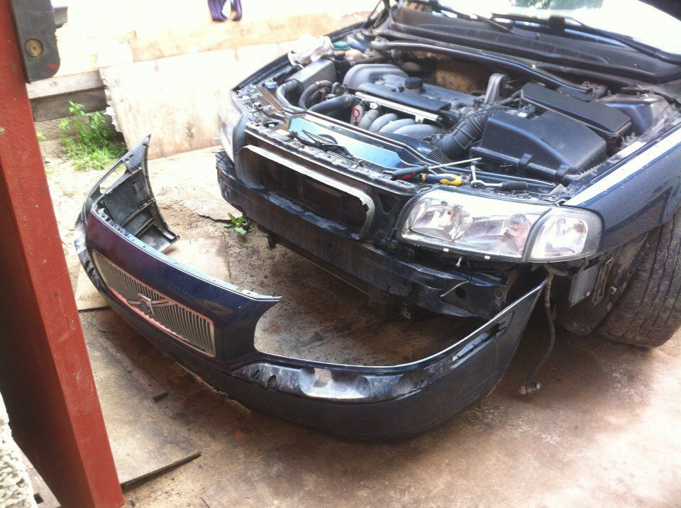Замена туманки и вклейка стекла фары. — Volvo S80 (1G), 2,4 л, 2000 ...