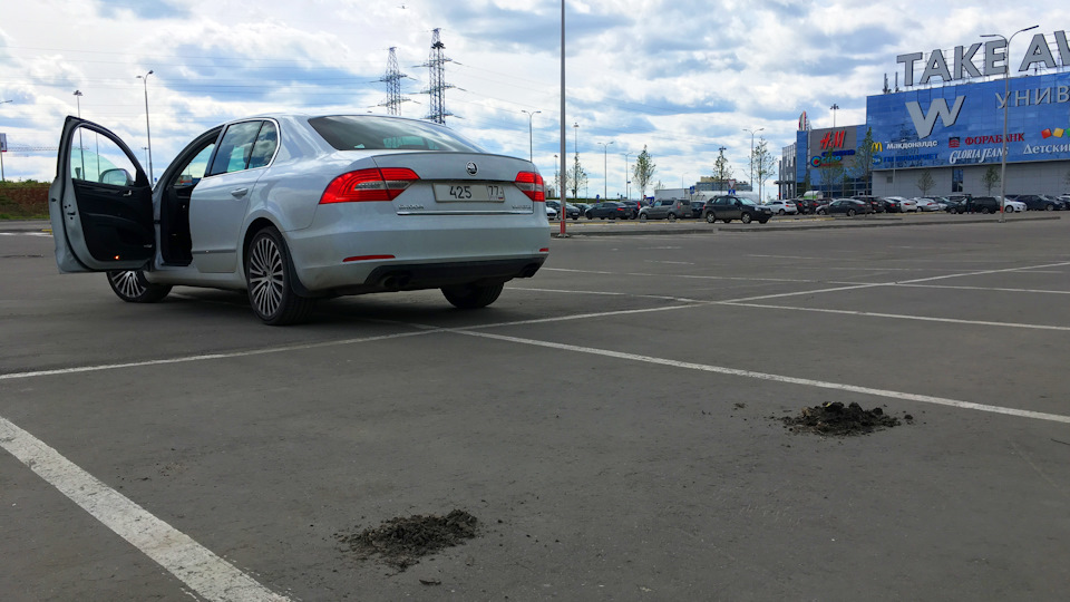 Чистка дренажных отверстий — Skoda Superb Mk2 2 л 2015 года своими