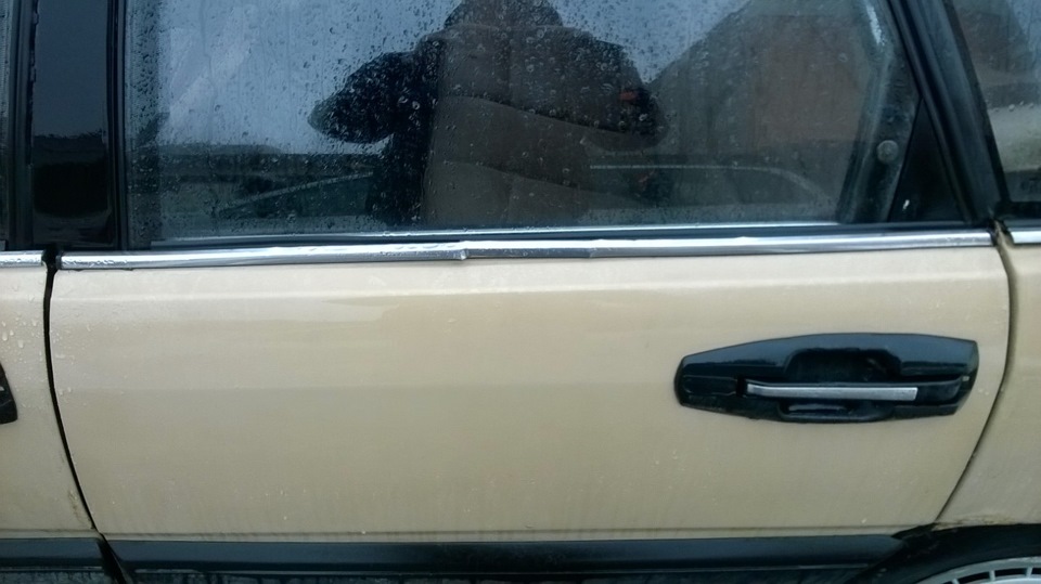 Заменил декоративную хромированную накладку на окно — Audi 100 (C3), 1 ...