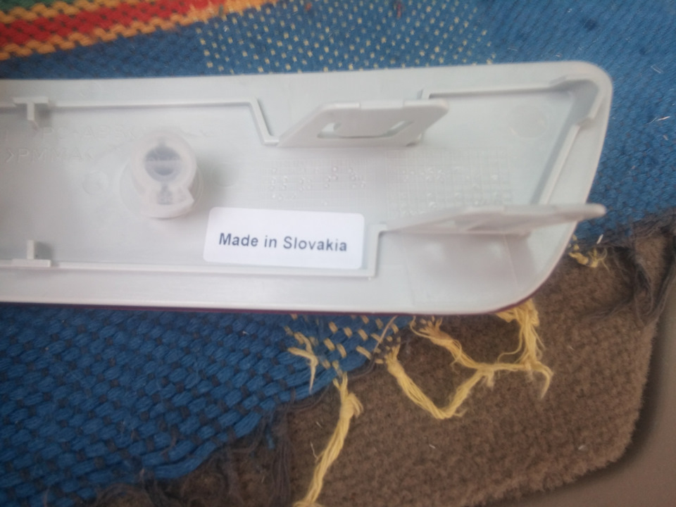 Замена заднего левого катафота — Volvo XC70 III, 2,4 л, 2008 года ...