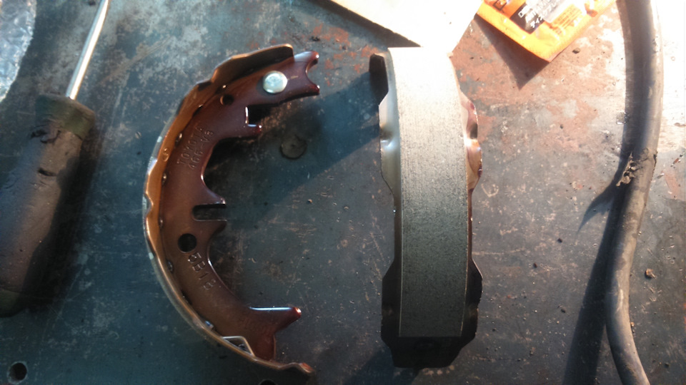 Замена тормозных колодок ручника, ревизия задних суппортов. — Toyota ...