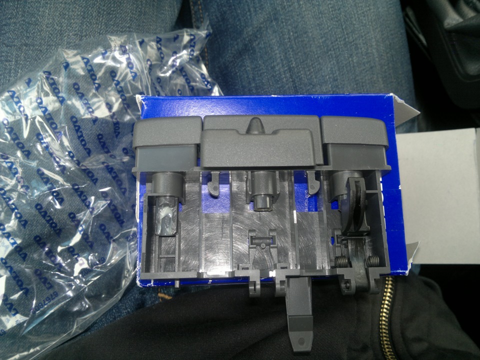 Потихоньку восстанавливаю салон)) — Volvo S80 (1G), 2,4 л, 2001 года ...