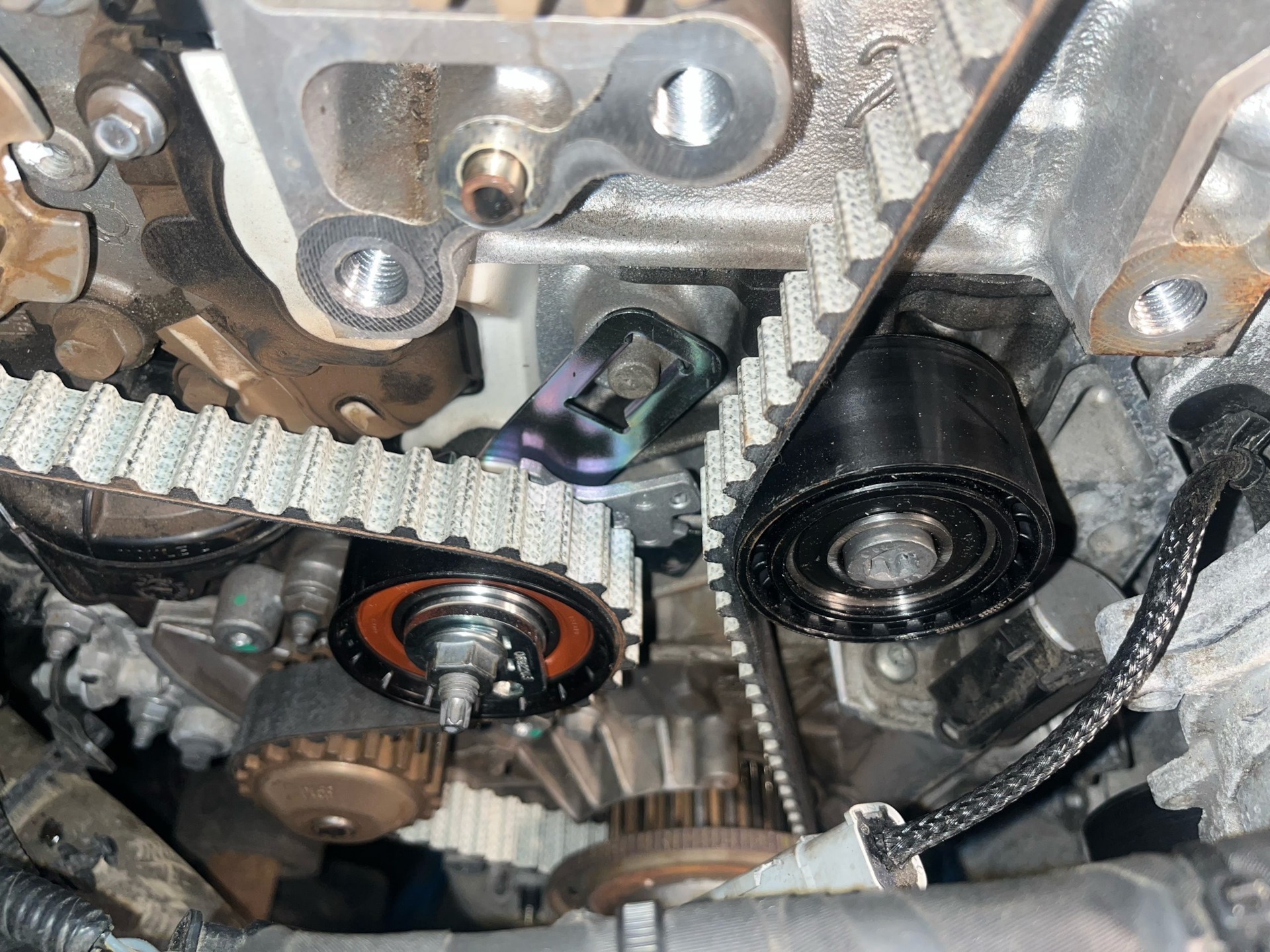 Замена ГРМ, воздушного фильтра + коды запчастей + фото работы — Ford ...