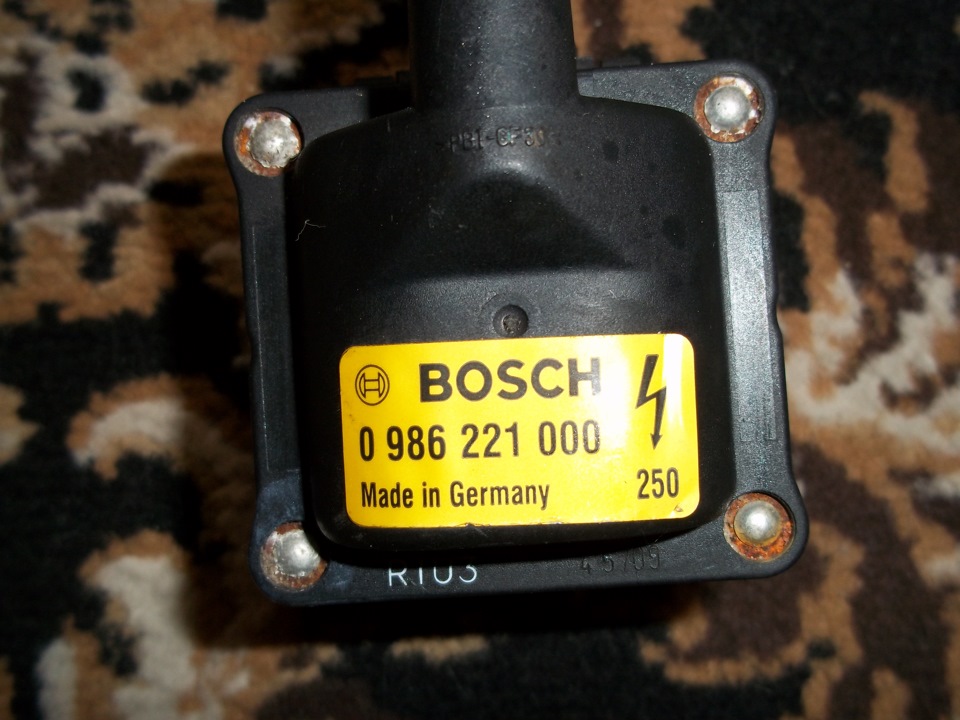 Замена катушки зажигания — Volkswagen Passat B4, 1,8 л, 1994 года ...