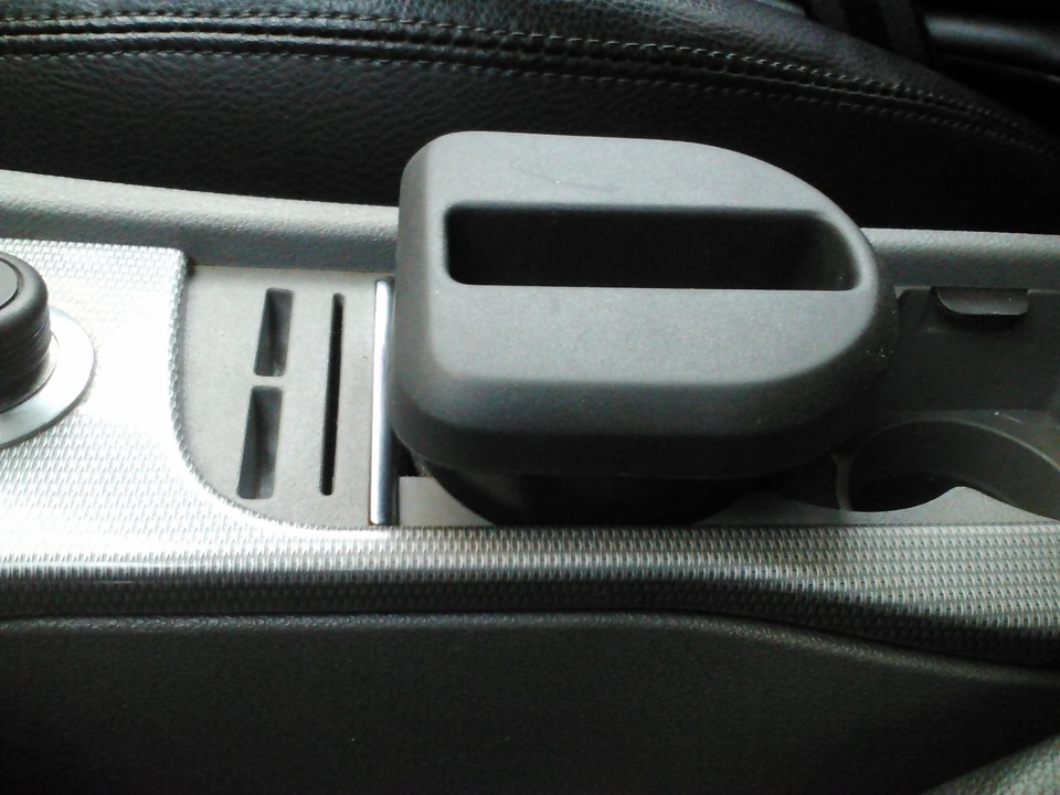 Держатель для телефона — Ford Focus Sedan II, 1,8 л, 2010 года ...