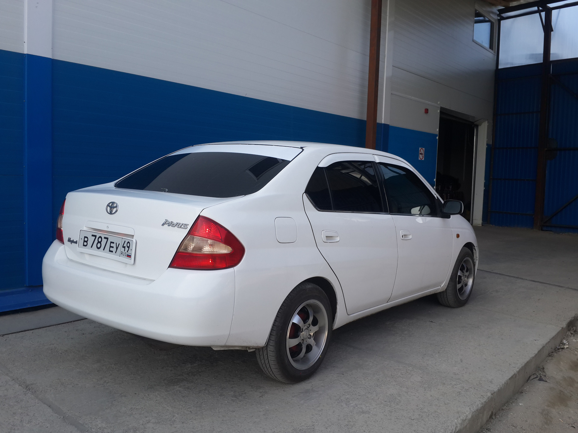 Тонировка — Toyota Prius (11), 1,5 л, 2001 года | стайлинг | DRIVE2