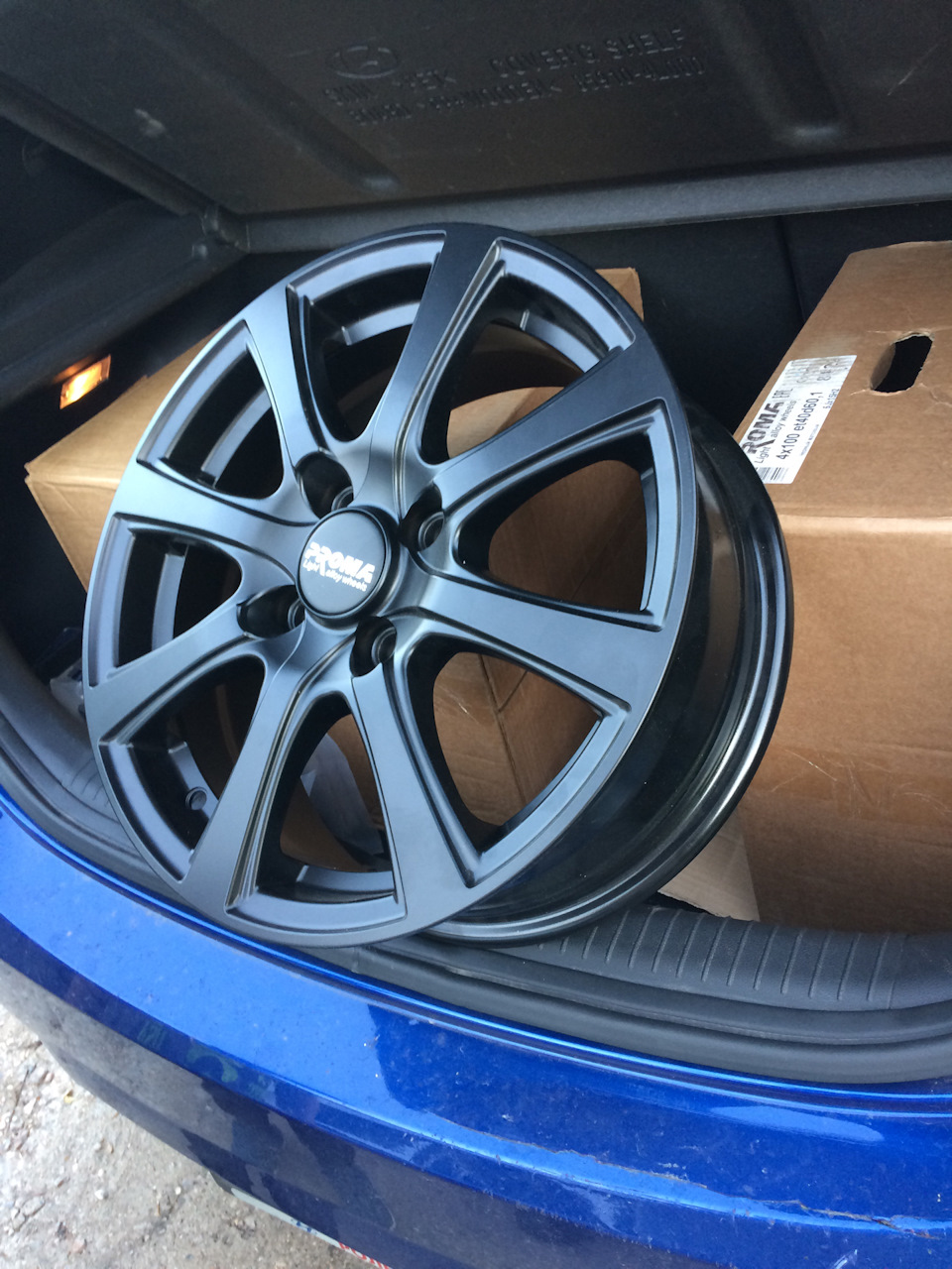Диски — Hyundai Solaris Hatchback, 1,4 л, 2013 года | колёсные диски ...