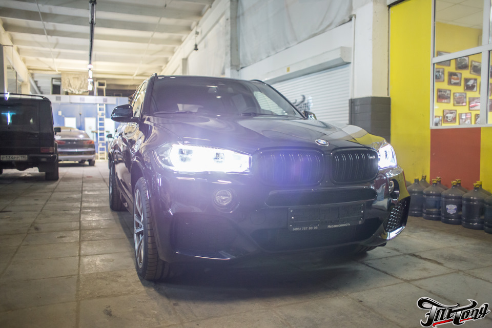 BMW X5 (f15). Черный рояльный лак в салон. — FatTony на DRIVE2