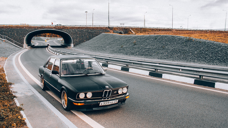 Слайд-шоу — BMW 5 series (E12), 2,5 л, 1978 года | видео | DRIVE2