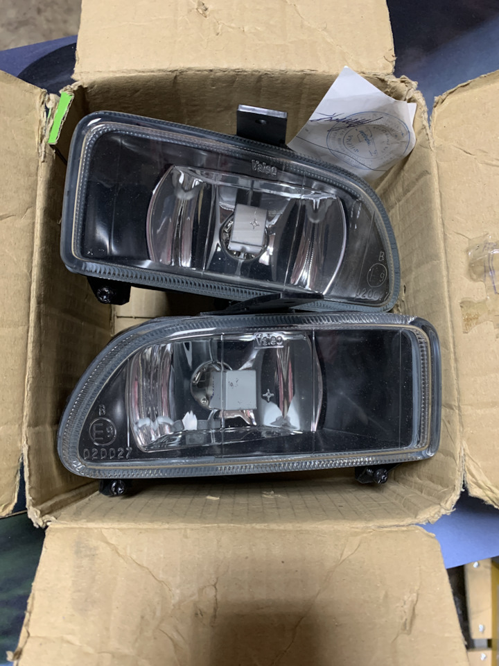 Комплект противотуманных фар фирмы VALEO на Ford Mondeo I (1) на Ford ...