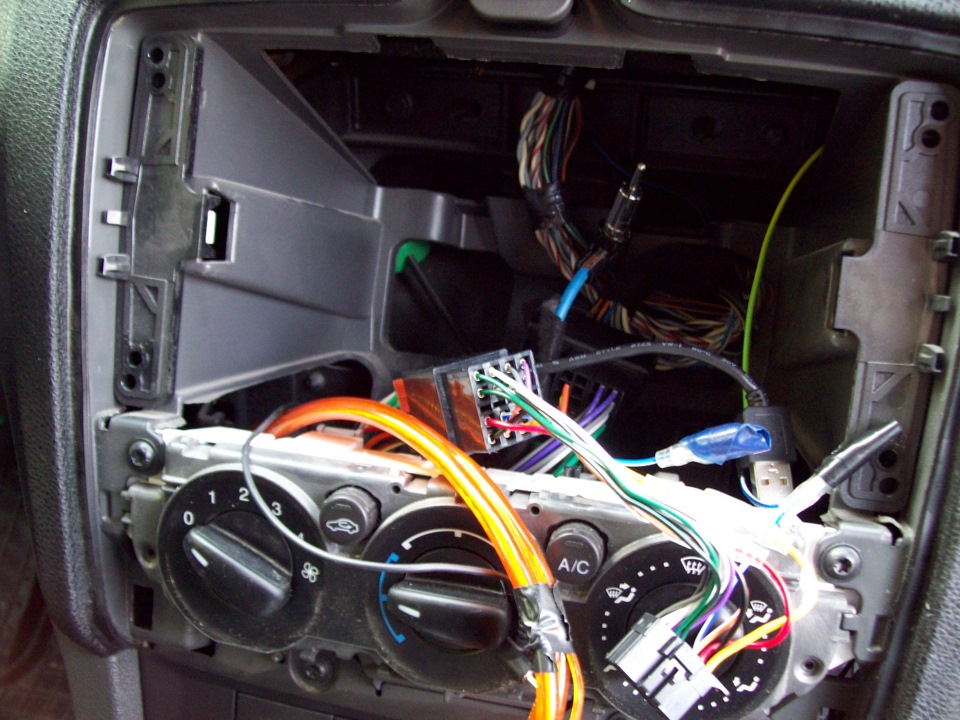 Регистратор Procam ZX3 — Ford Focus Hatchback II, 1,6 л, 2008 года | аксессуары | DRIVE2