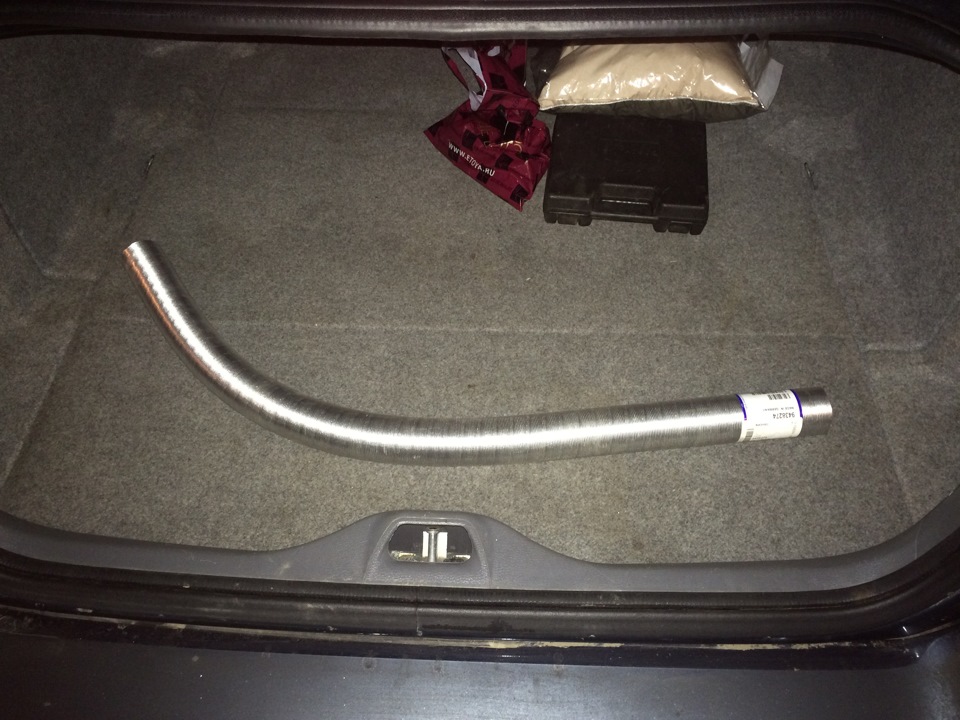 Замена патрубка тёплого воздуха — Volvo S60 (1G), 2,4 л, 2009 года ...