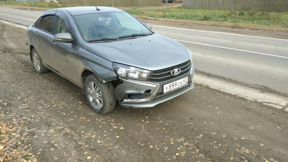 Первый страховой — Lada Vesta (1G), 1,8 л, 2017 года | ДТП | DRIVE2