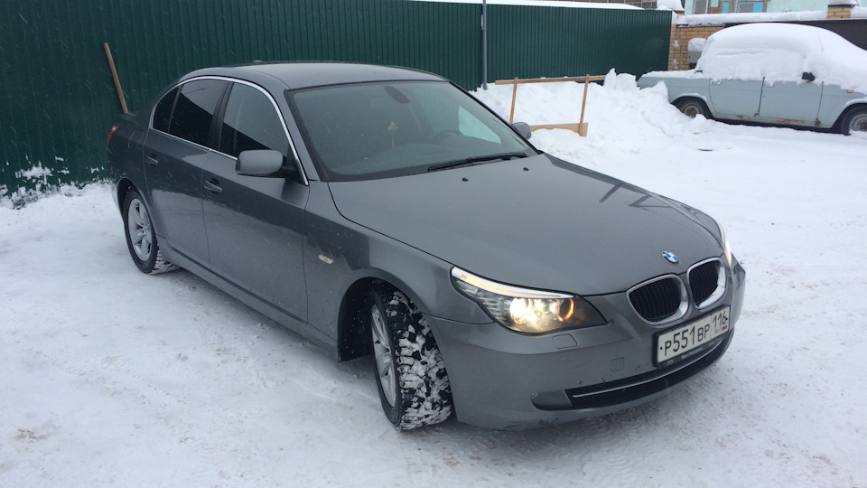 BMW 5 series (E60) 2.0 бензиновый 2009 | 520i n46 Серый лёд на DRIVE2