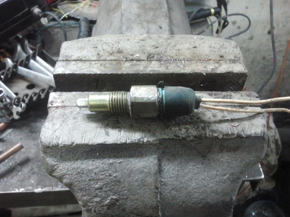 Замена датчика (лягушки) нейтрали. — Nissan Stagea (WC34 Series 2), 2,5 ...