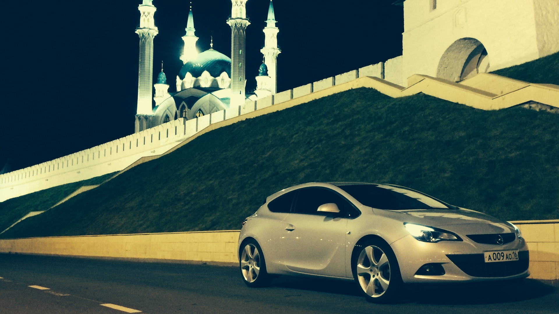 Opel Astra J GTC 1.8 бензиновый 2012 | R20 irmscher на DRIVE2