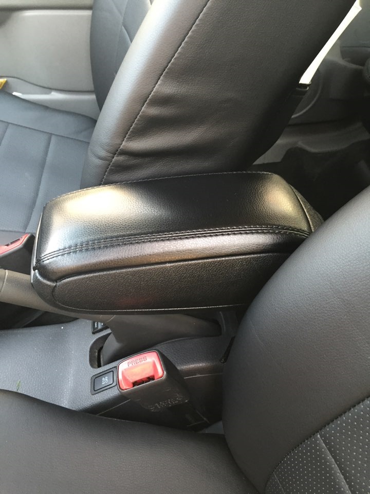 Установил подлокотник) — Suzuki SX4 (1G), 1,6 л, 2008 года | аксессуары ...
