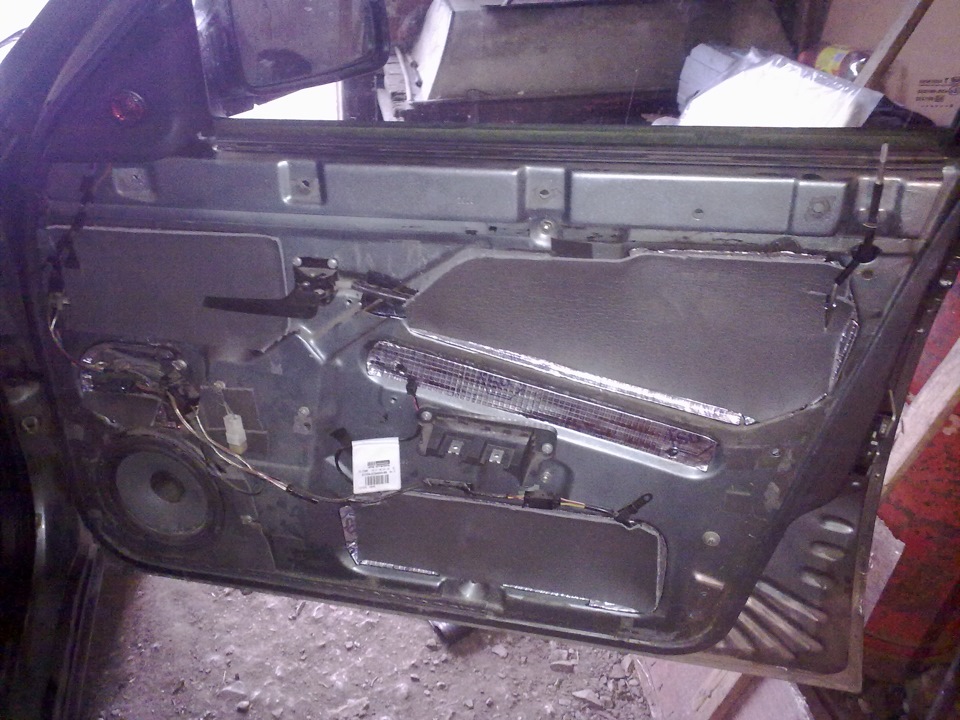 шумка в двери, крышу, багажник)))) — Lada Приора седан, 1,6 л, 2008 ...