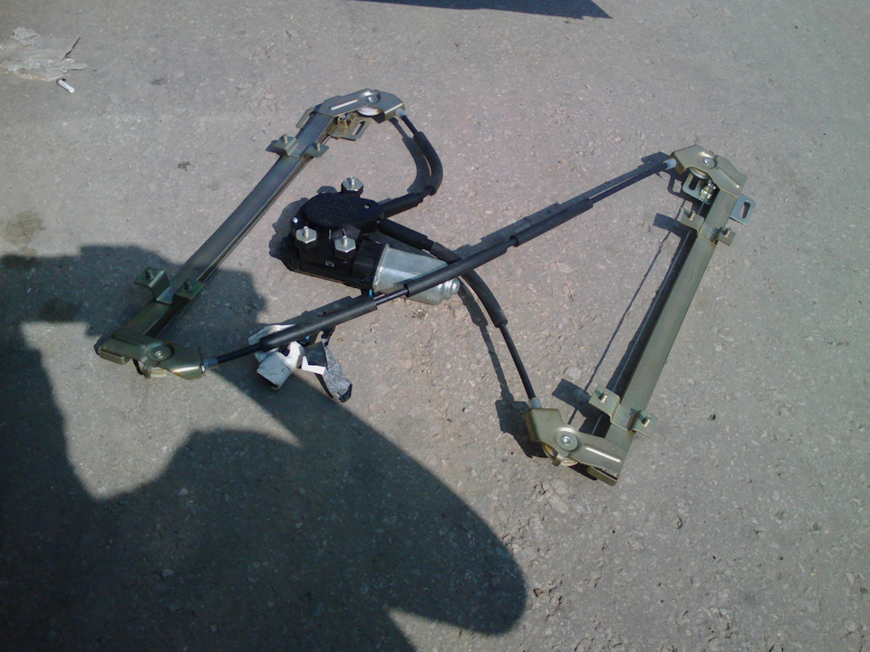 замена стеклоподъемника — Lada Калина Спорт (1G), 1,4 л, 2009 года ...