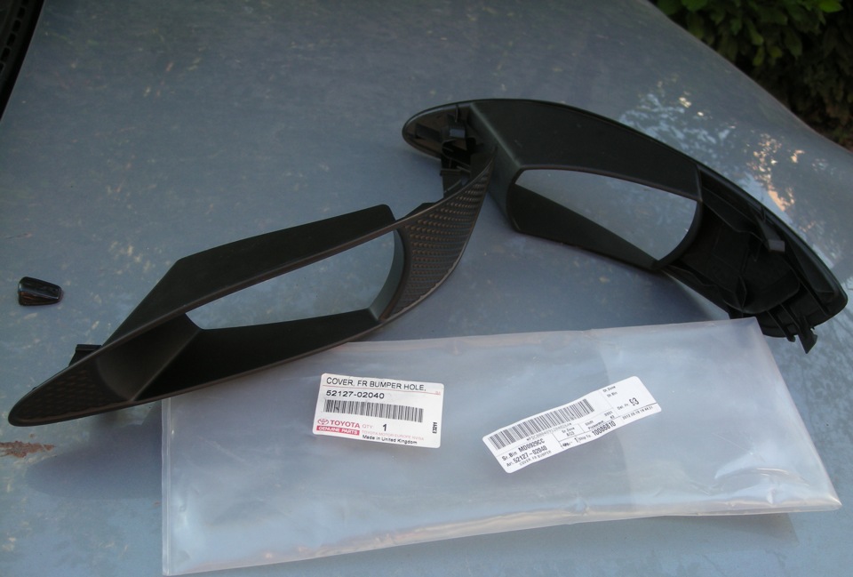 5212702040 Решетка в бампере правый TOYOTA LEXUS | Запчасти на DRIVE2