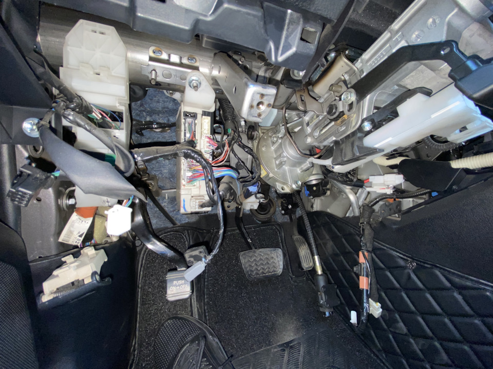 Замена демпфера эур, обивки сидения и крышка салонного фильтра — Toyota ...