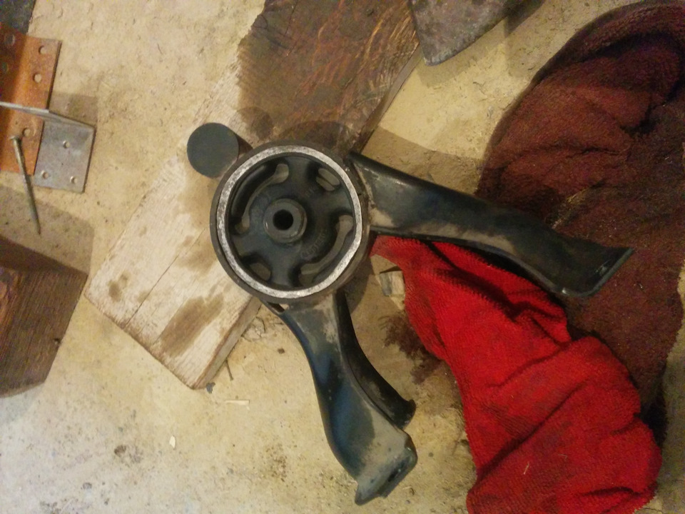 Подушки двигателя. — Mitsubishi Lancer IX, 1,6 л, 2007 года | своими ...