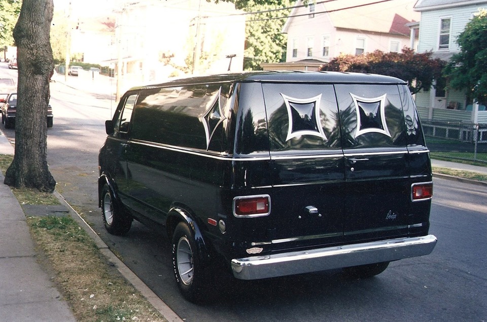 Dodge B-200 Tradesman Custom Boogie Van '1976 — DRIVE2