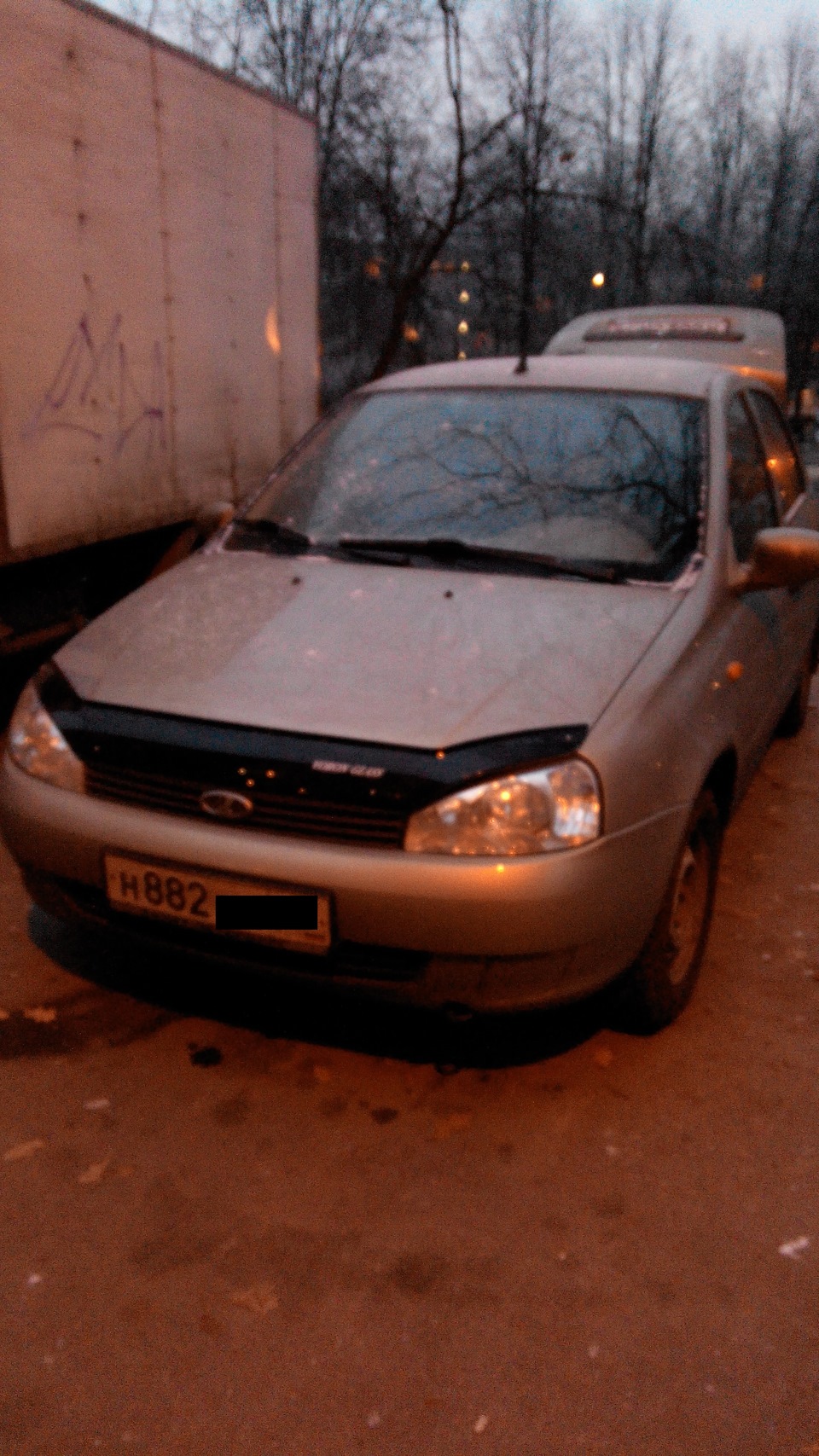 Дефлектор капота. — Lada Калина седан, 1,6 л, 2007 года | тюнинг | DRIVE2