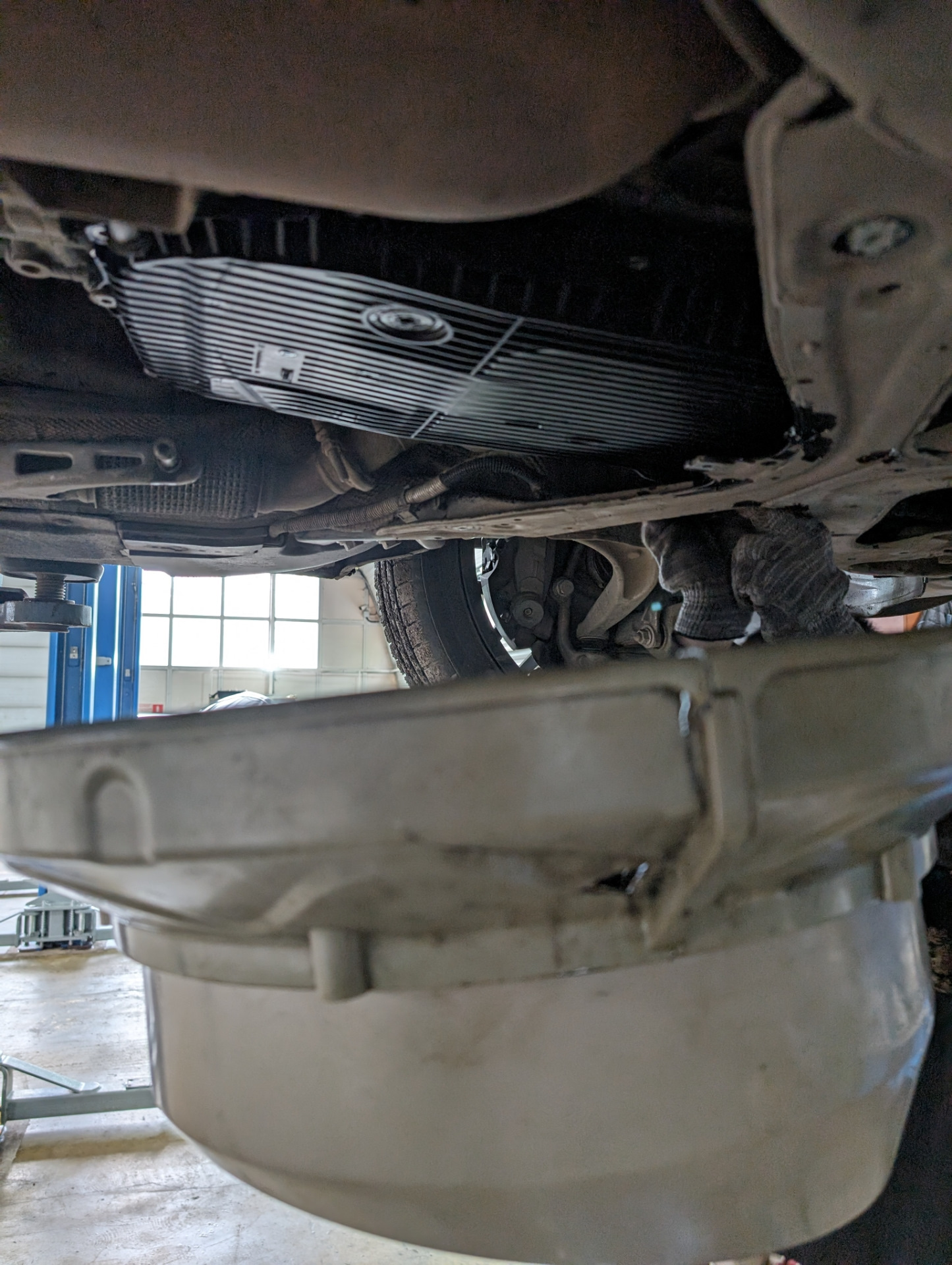 Замена масла в АКПП ZF 8HP — Audi A4 Avant (B9), 3 л, 2019 года ...