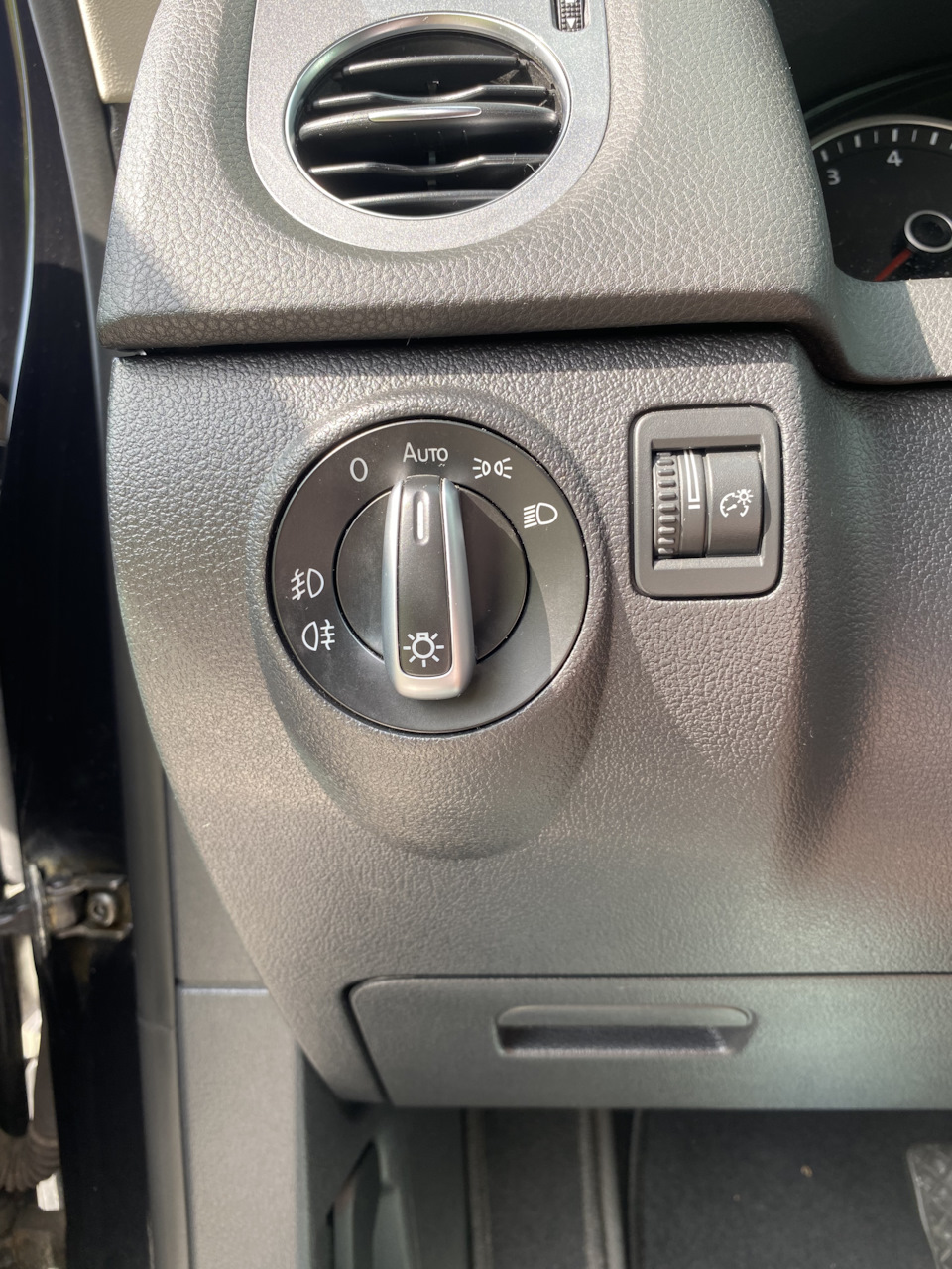 Хромированное кольцо — Volkswagen Tiguan (1G), 2 л, 2013 года ...