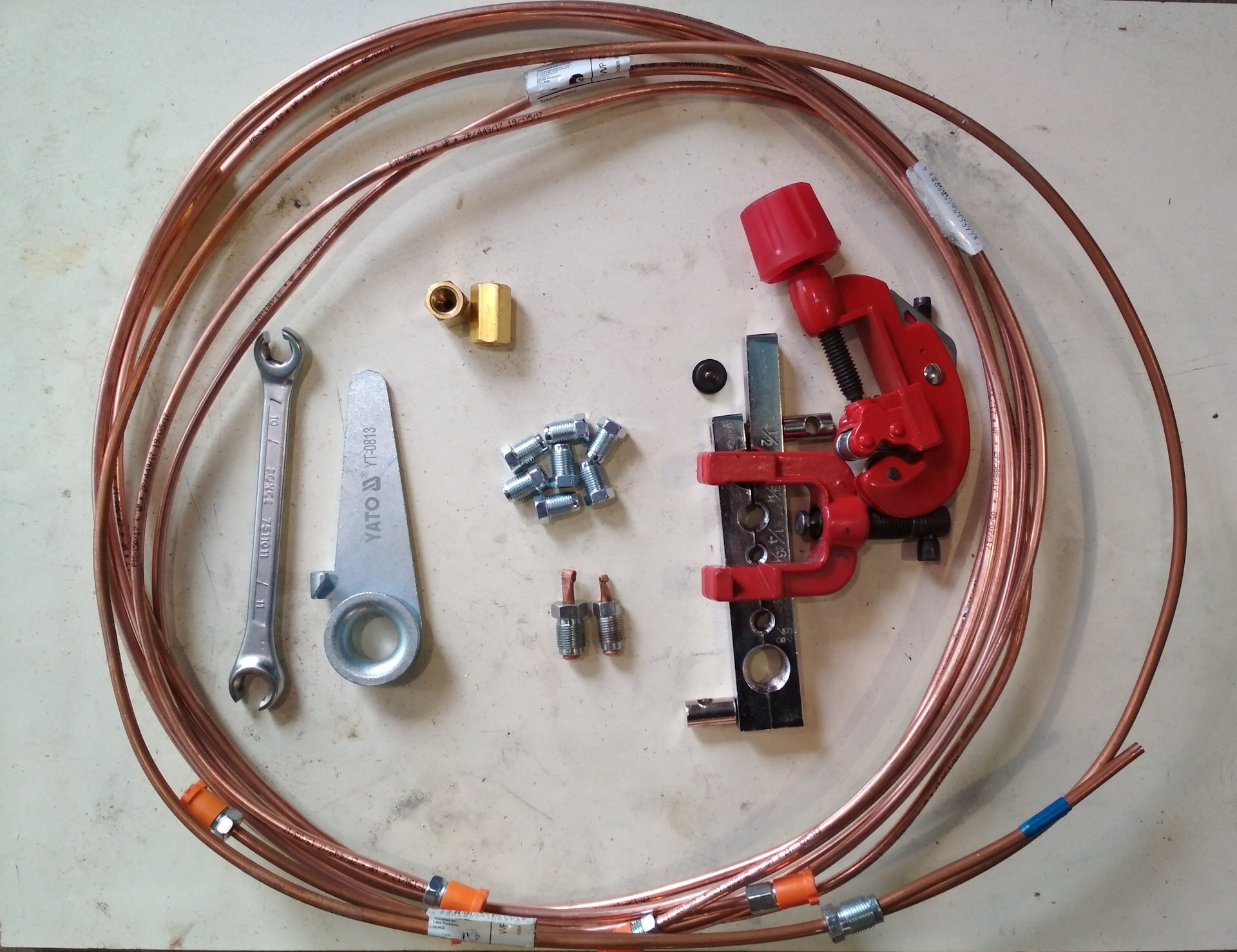 Замена задних тормозных магистралей ч.1 — BMW 5 series (E60), 3 л, 2004 ...