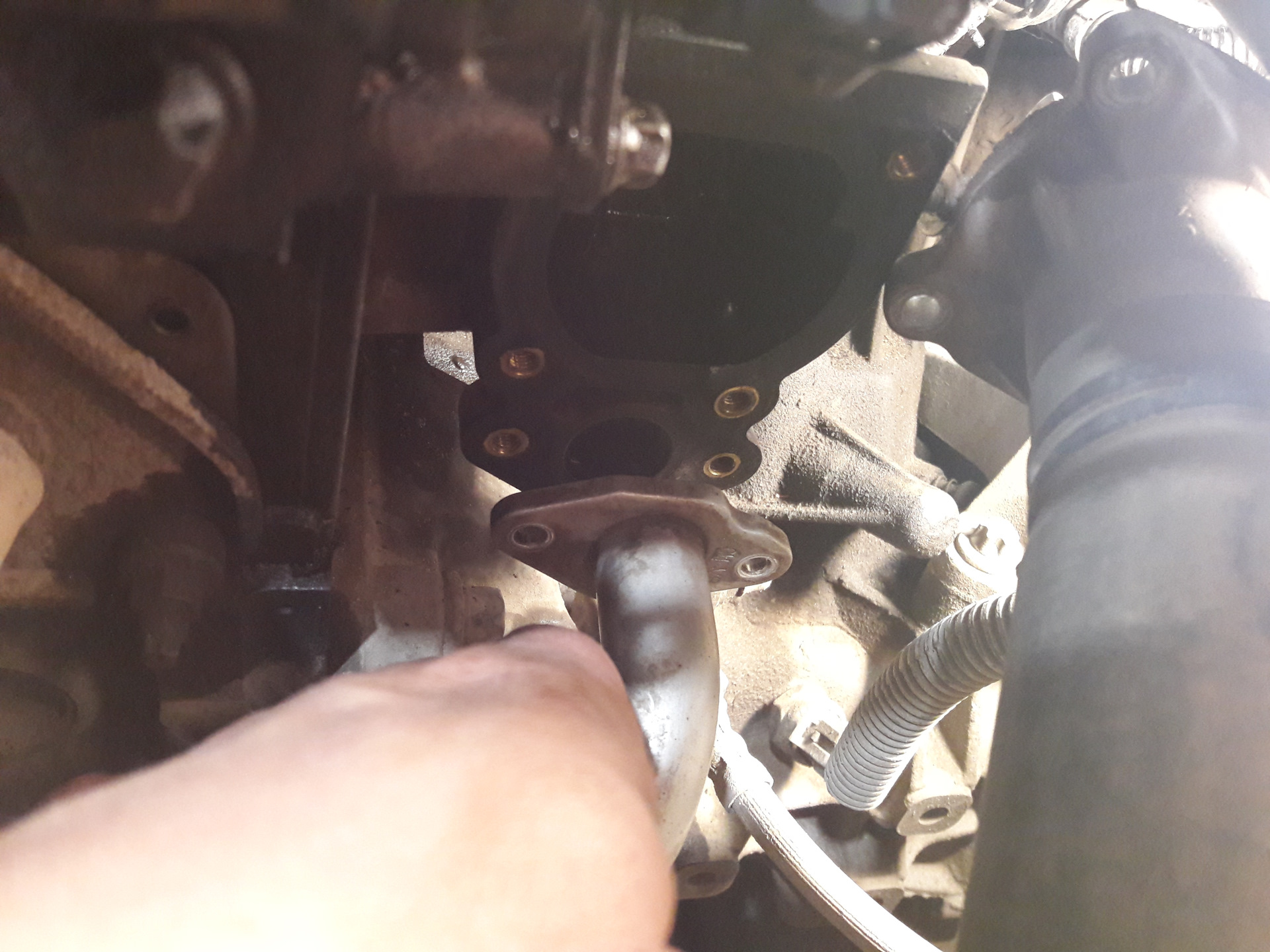 Прокладки термостата (замена) — Opel Astra, 1.8 л., 2007 года на DRIVE2