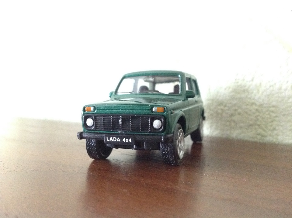 08. Крокодил и модель в масштабе — Lada 4x4 3D, 1,7 л, 2001 года ...