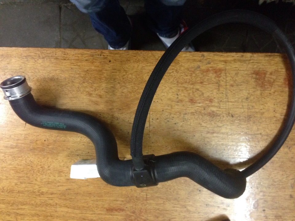 Патрубок СО и шланг ГУ… — Mercedes-Benz C 32 AMG (W203), 0,5 л, 2002 ...