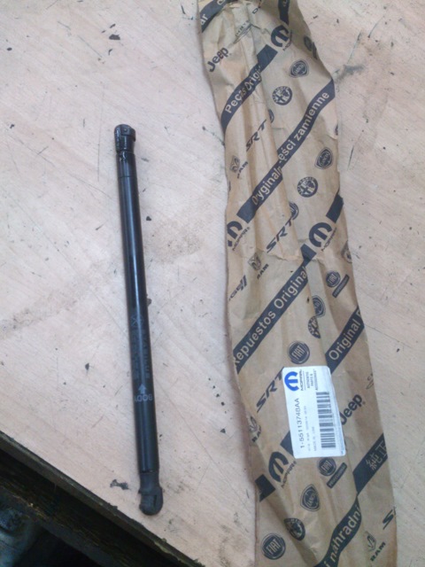 55113748AA Амортизатор капота Chrysler | Запчасти на DRIVE2