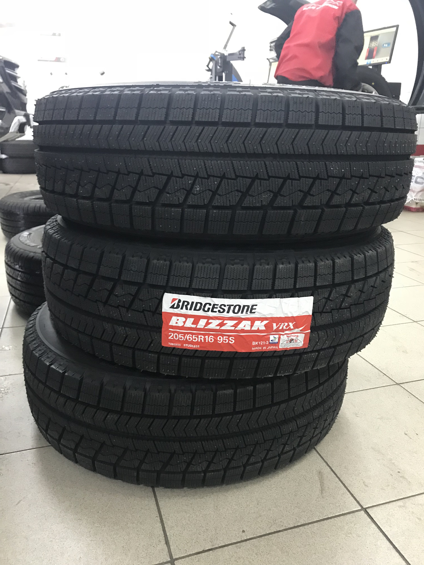 Зима на Bridgestone Blizzak VRX 205/65 R16 — KIA Magentis II, 2 л, 2007 года | шины | DRIVE2
