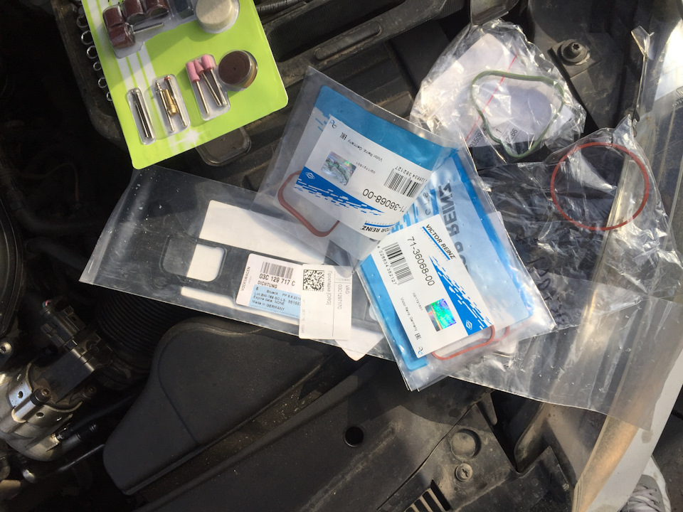 713606800 Прокладка, корпус впускного коллектора VICTOR REINZ ...