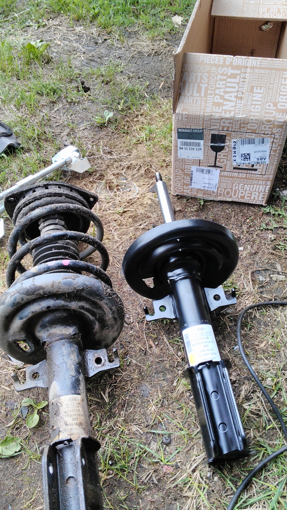 543023532R Амортизатор пер RENAULT | Запчасти на DRIVE2