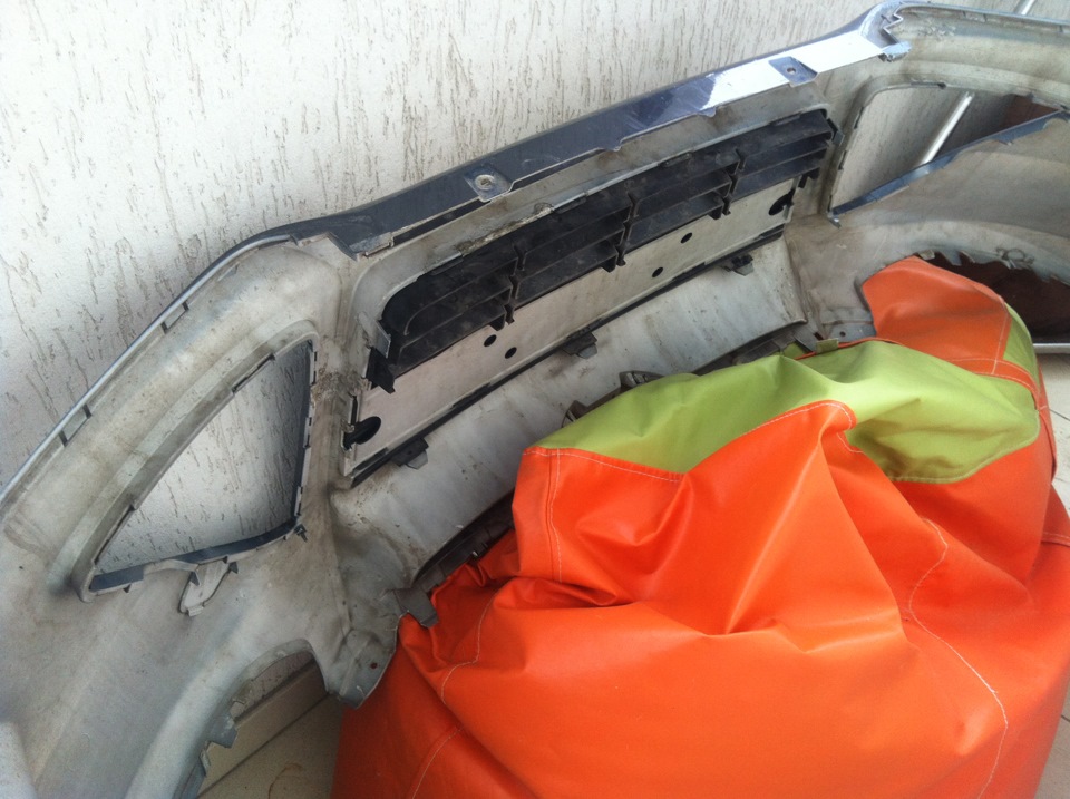 Продам передний бампер от Форд Фокус 3. — Mitsubishi Lancer IX, 1,6 л ...