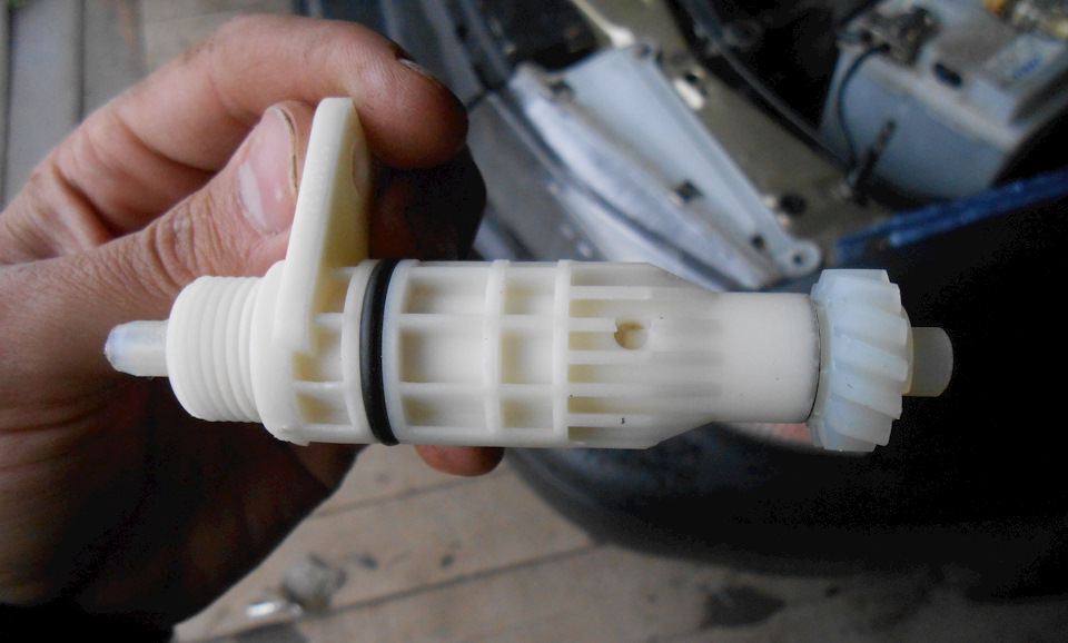 Замена датчика скорости, высоковольтных проводов, свечей и установка ...