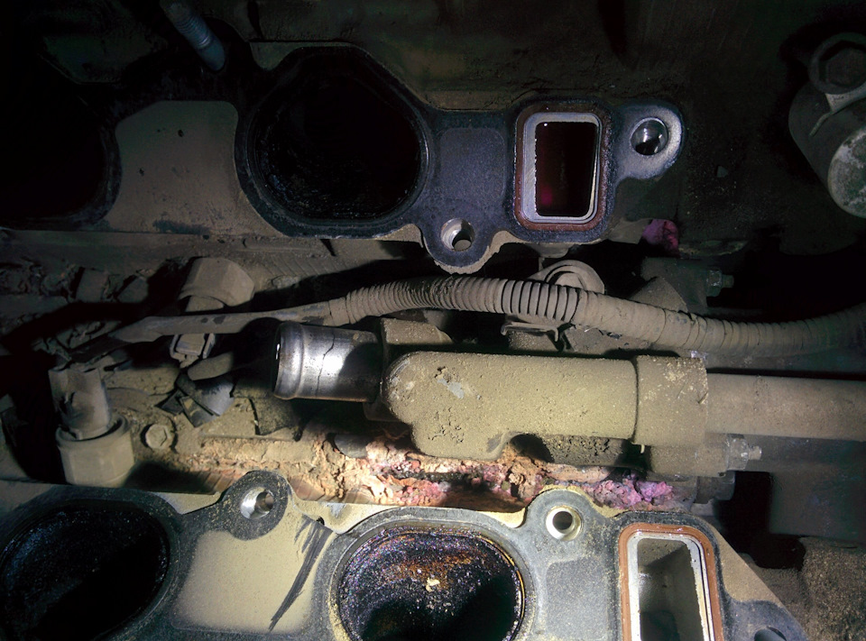 Устранение течи антифриза в развале блока и промывка форсунок — Lexus ...