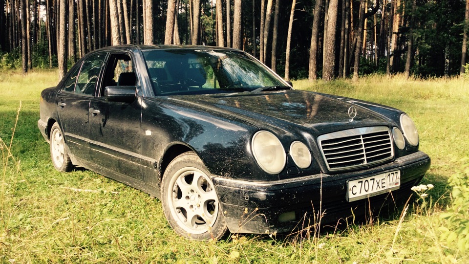 Не много пожег резину… — Mercedes-Benz E-Class (W210), 4,3 л, 1998 года ...