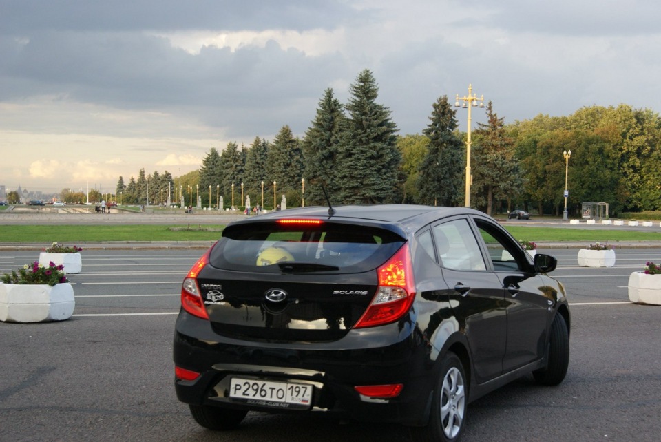 Про фото у МГУ — Hyundai Solaris Hatchback, 1,6 л, 2012 года | фотография | DRIVE2