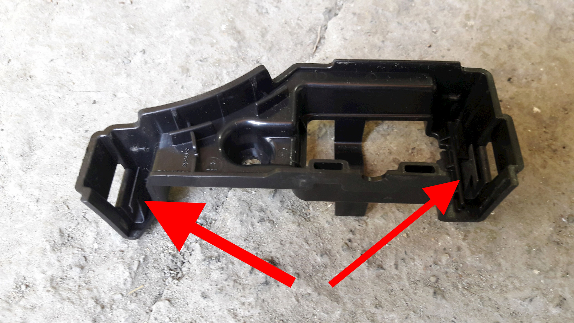 Передняя широкоугольная камера. — Volvo XC70 III, 2,4 л, 2013 года ...