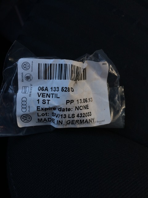06A133528D Клапан, отвода воздуха из картера VAG | Запчасти на DRIVE2
