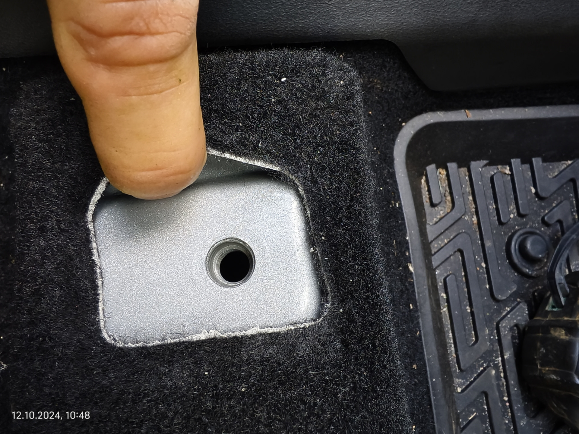 #4. Доказательство смещения сидения относительно руля. — Geely Atlas ...