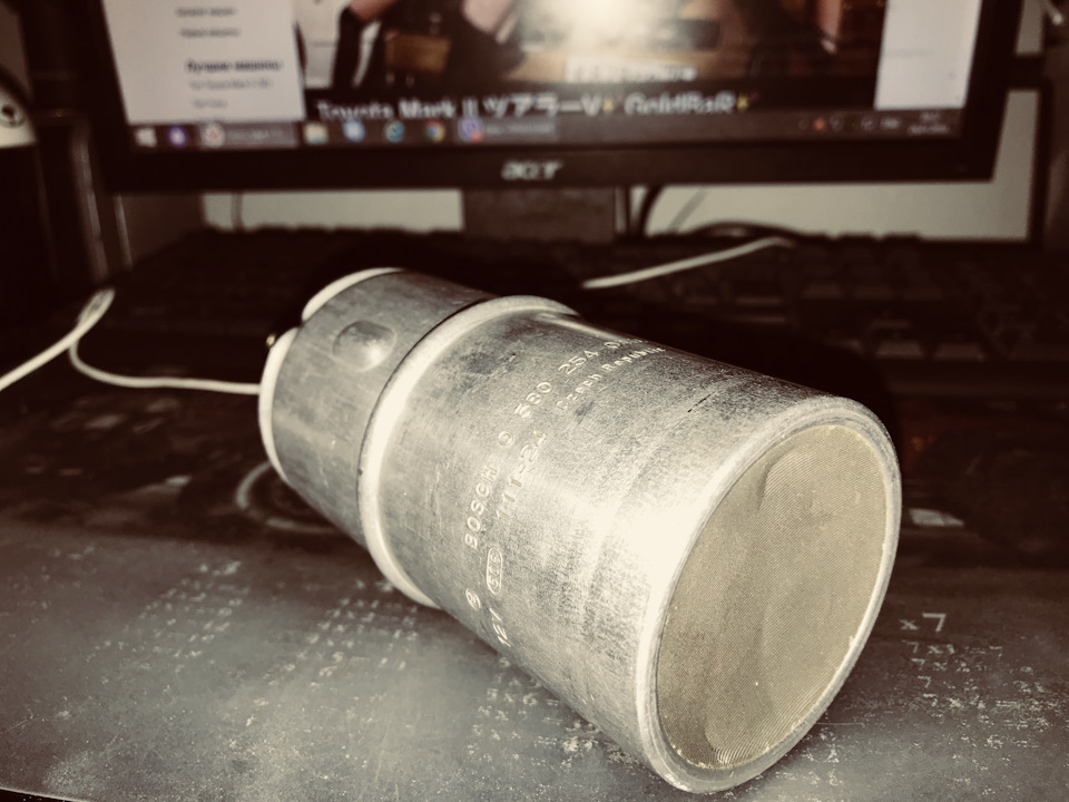 Топливный насос BOSCH 040 и новая батарейка — Toyota Mark II (90), 2,5 ...